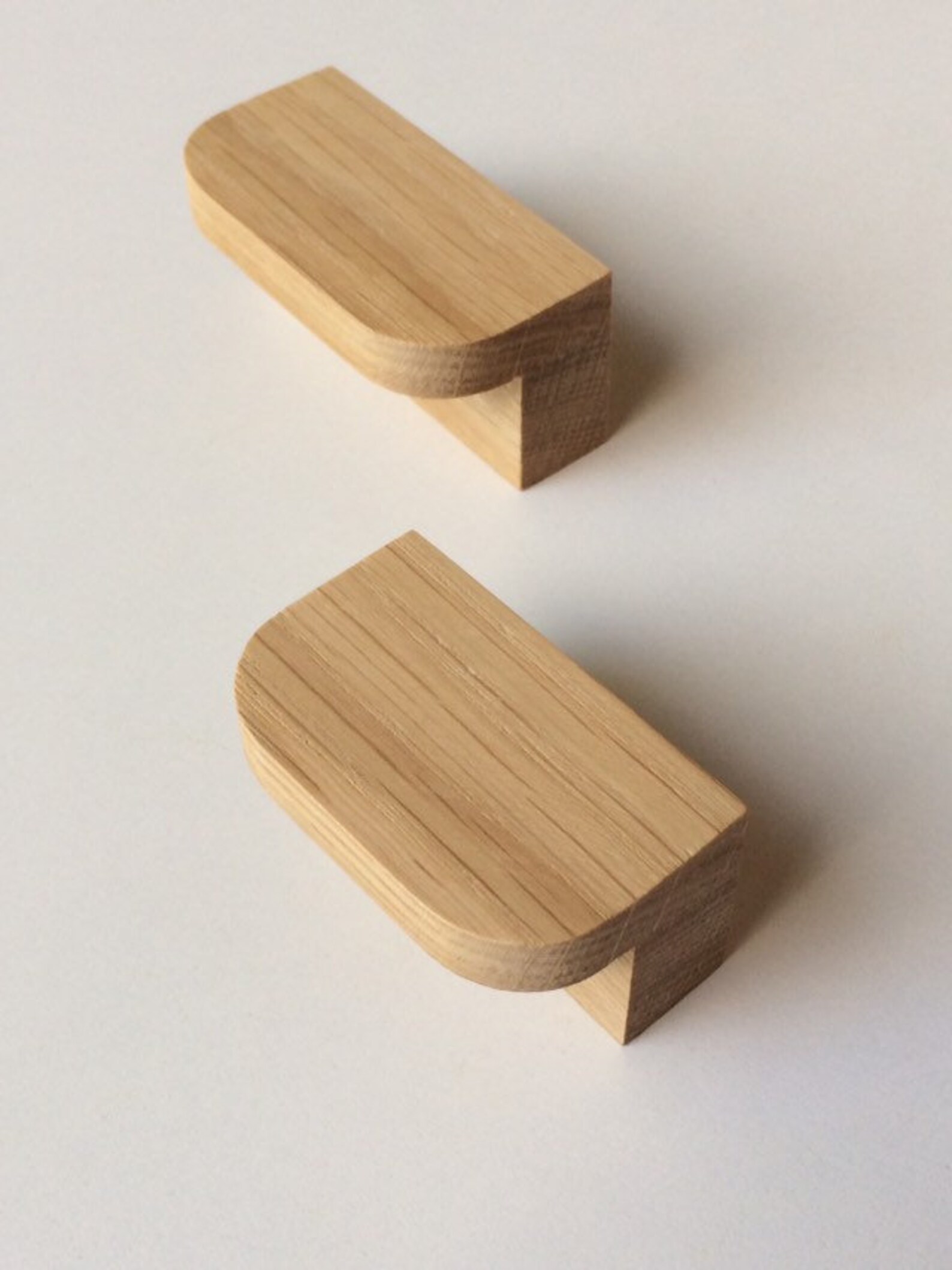 SW102 Solid Pulls/wooden Pulls/oaq Knobs - Etsy