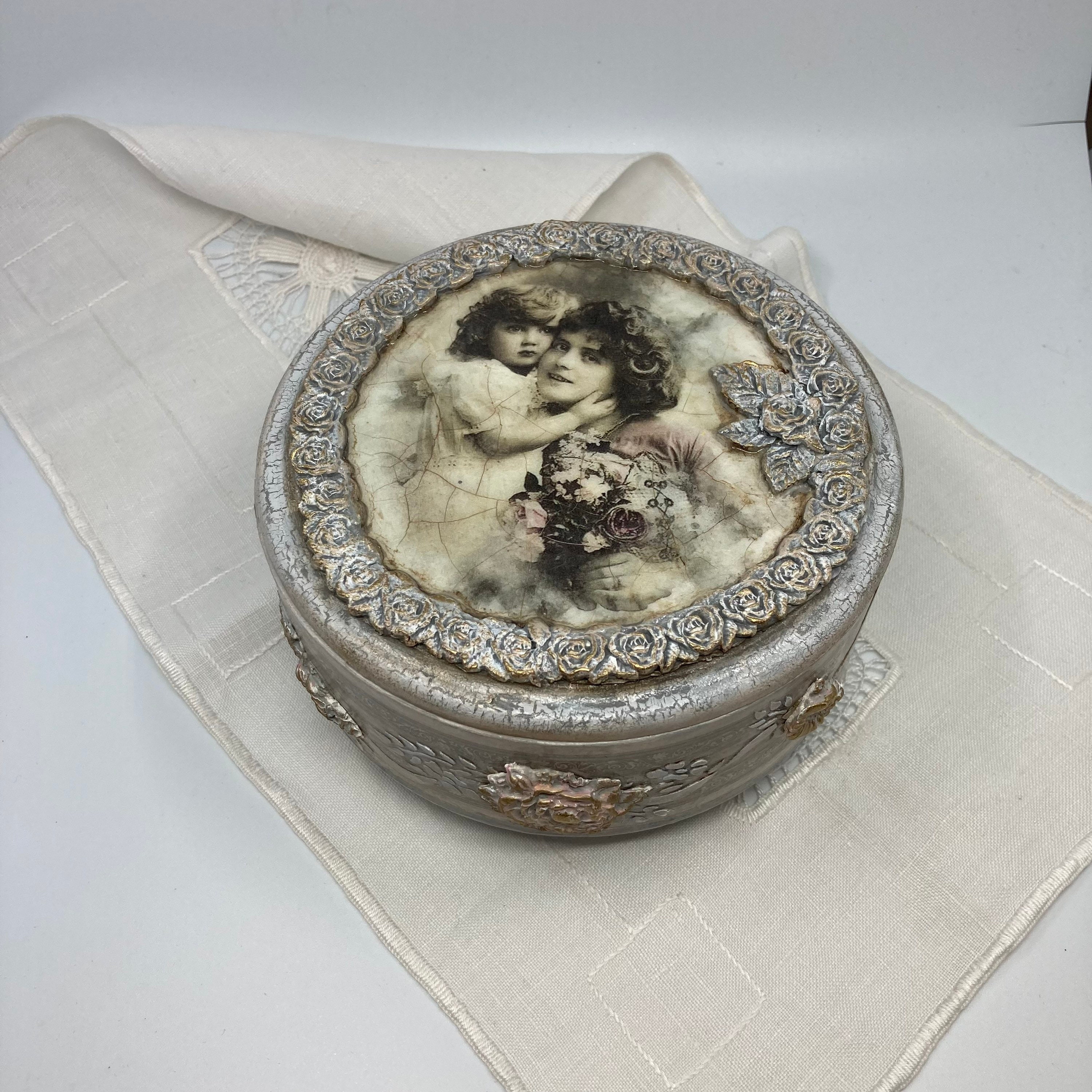 Round jewelry box vintage box Art Deco style box romantic | Etsy