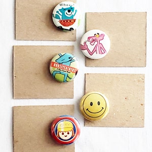 One Inch Pins / Buttons / 5 Pack / Party Favors - Smiley Face, Pink ...