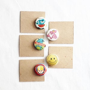 One Inch Pins / Buttons / 5 Pack / Party Favors - Smiley Face, Pink ...