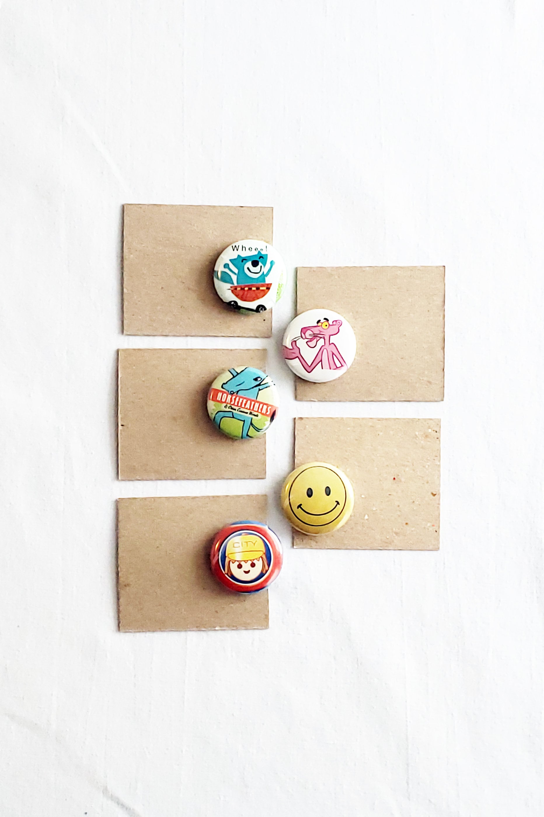 One Inch Pins / Buttons / 5 Pack / Party Favors - Smiley Face, Pink ...