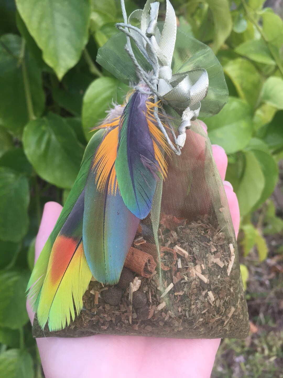 Prosperity Pouch- Money Draw- Abundance- Crystals and Herbs - Etsy