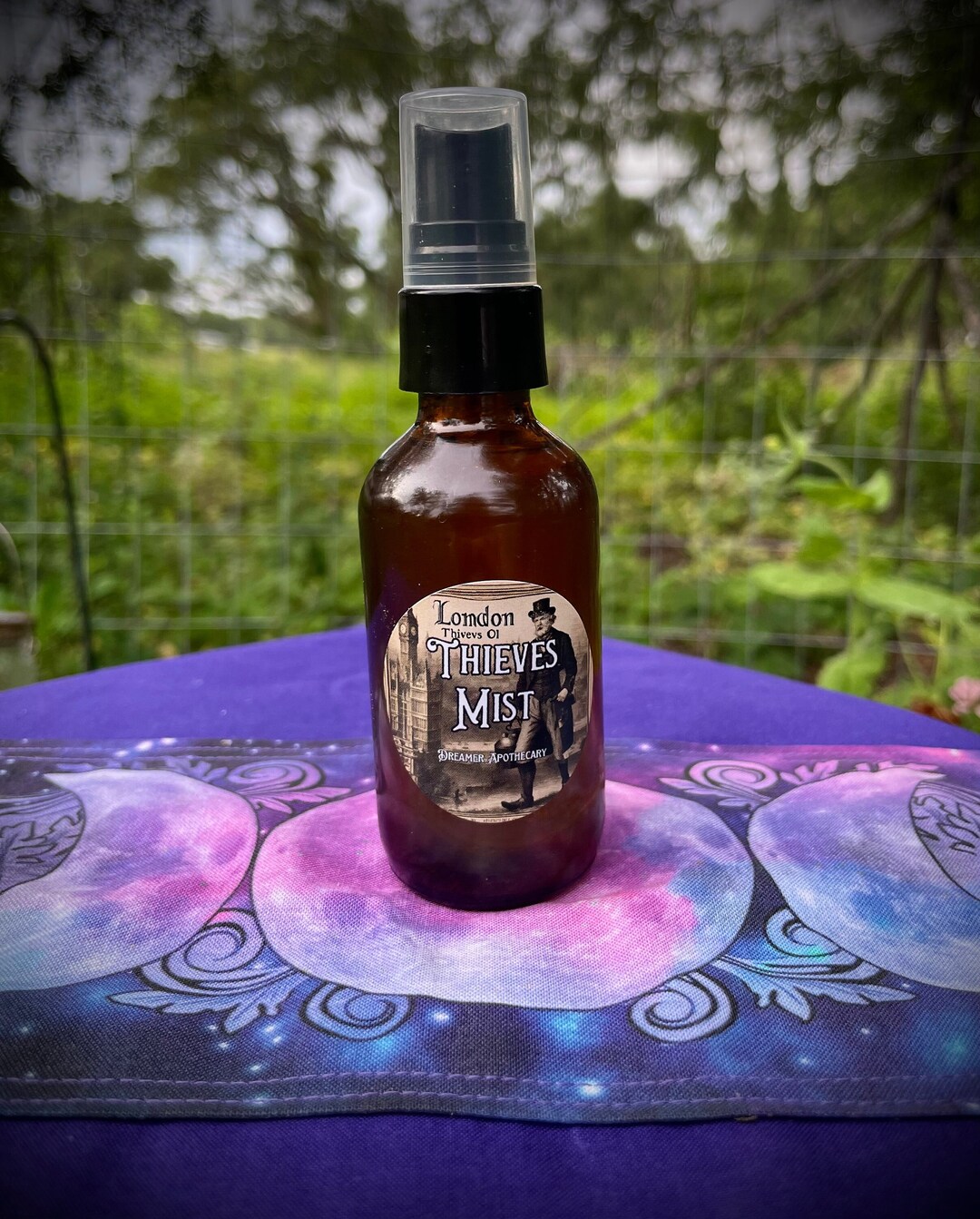 Thieves Essential Oil Mist: Lemon, Clove, Rosemary, Eucalyptus ...