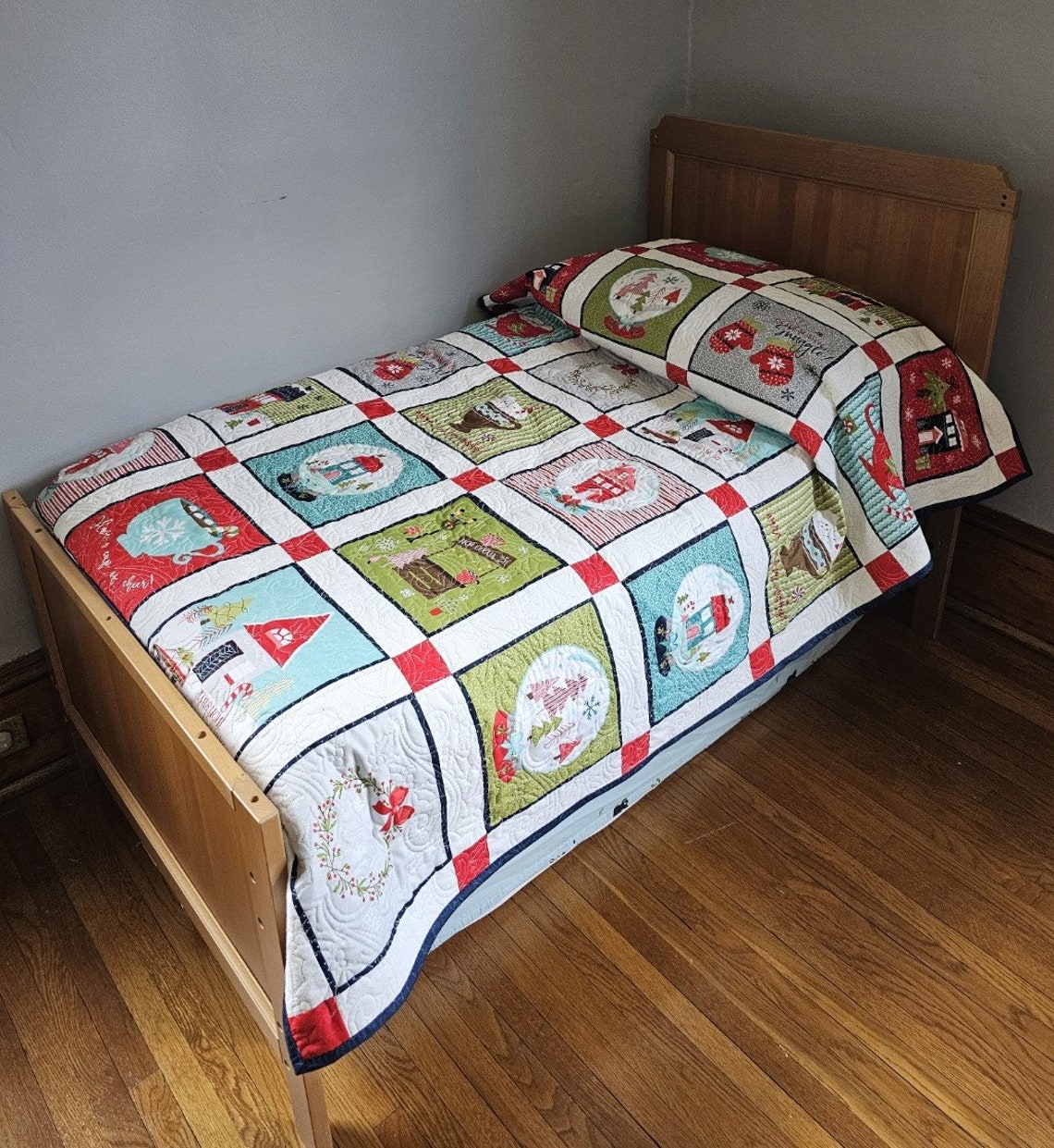Cup of Cheer Holiday Baby Quilt/throw, Handmade Patchwork Quilt, Modern ...
