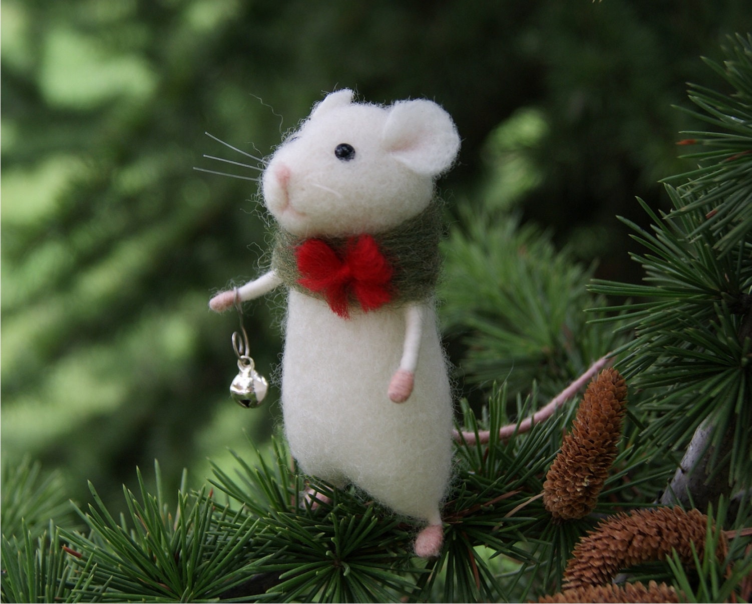 Needle Felted Christmas Mouse With a Bell - Etsy