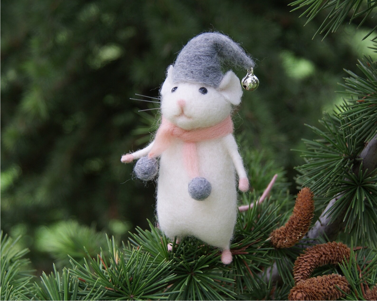 Needle Felted Christmas Mouse With a Hat - Etsy