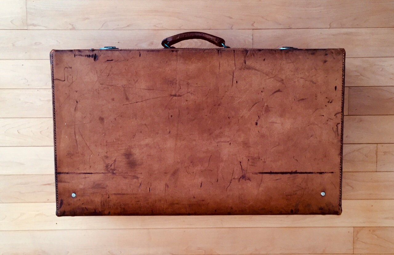 Leather travel suitcase - Valise de voyage en cuir