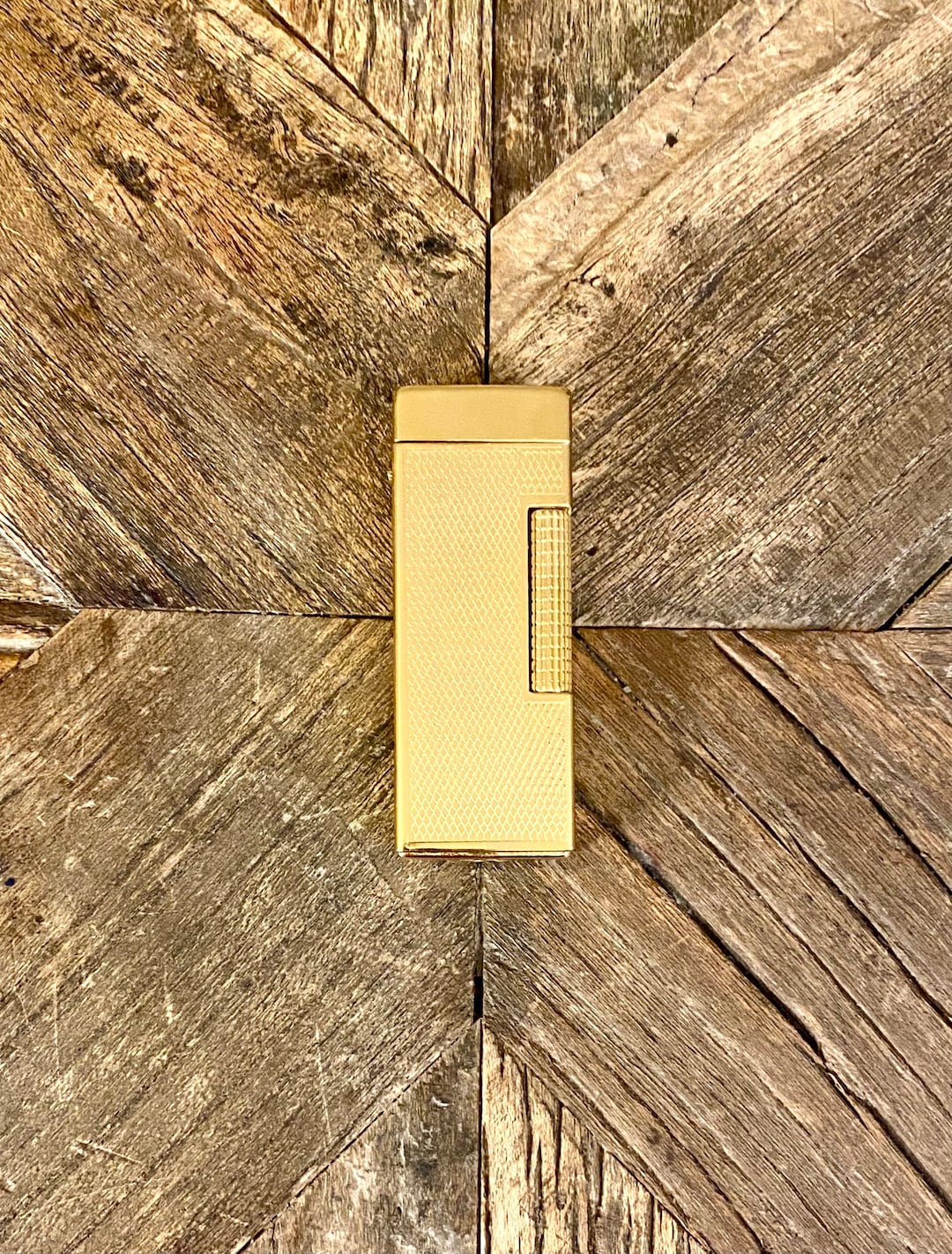 Win Lighter - Guilloché Design - Gold-plated - With Its Original Box ...