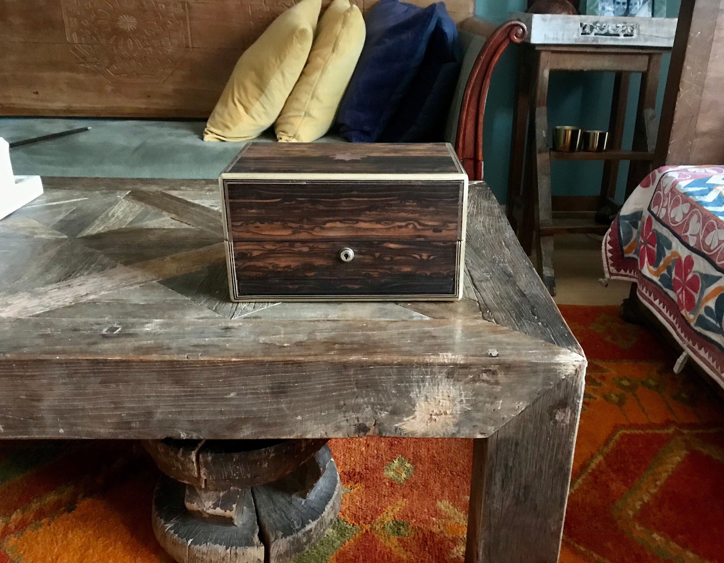 Designer's inlaid coromandel wooden box - Boite d'artisan plaquée de ...