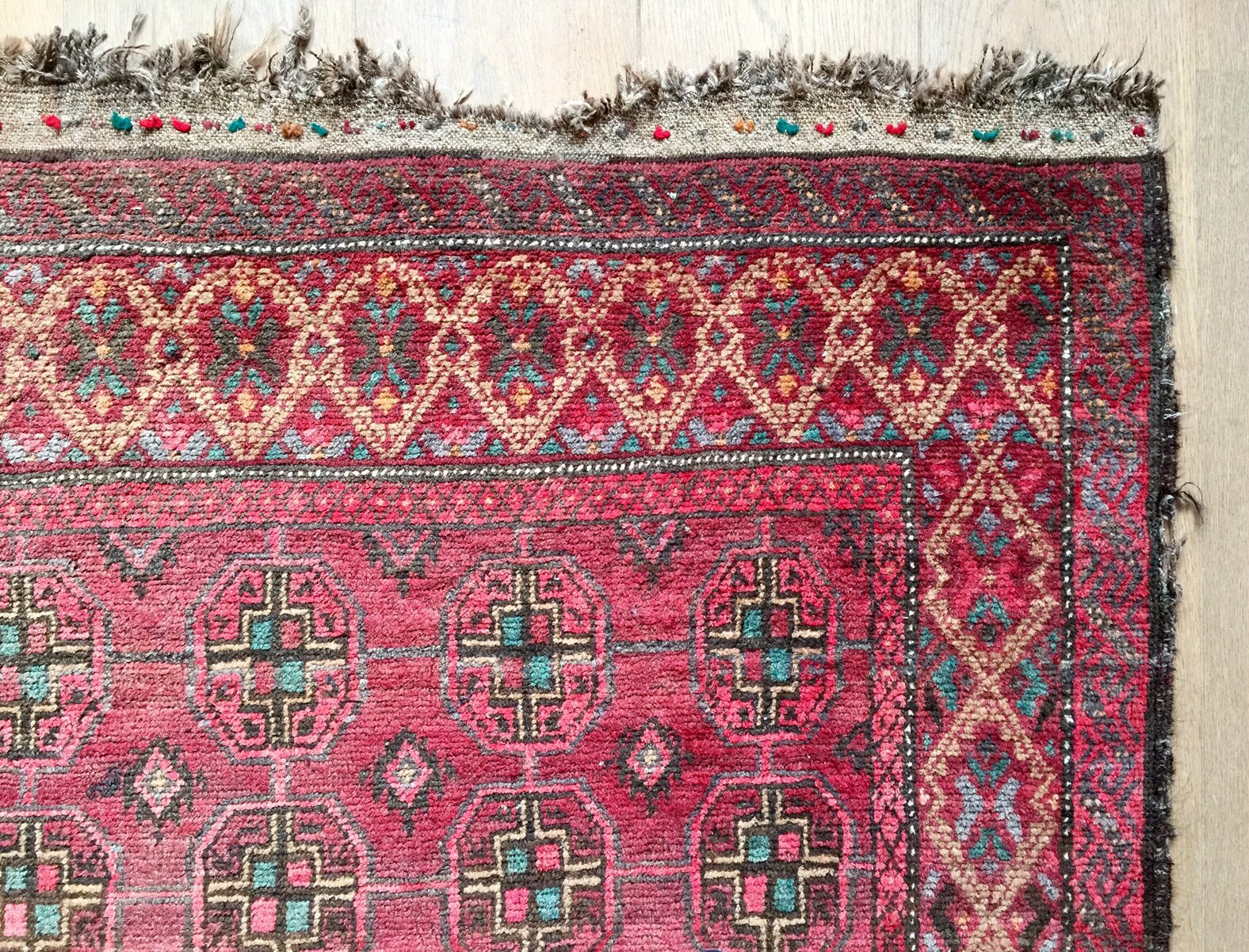 Turkmen tribal rug with particular colors and Güls - Tapis tribal ...