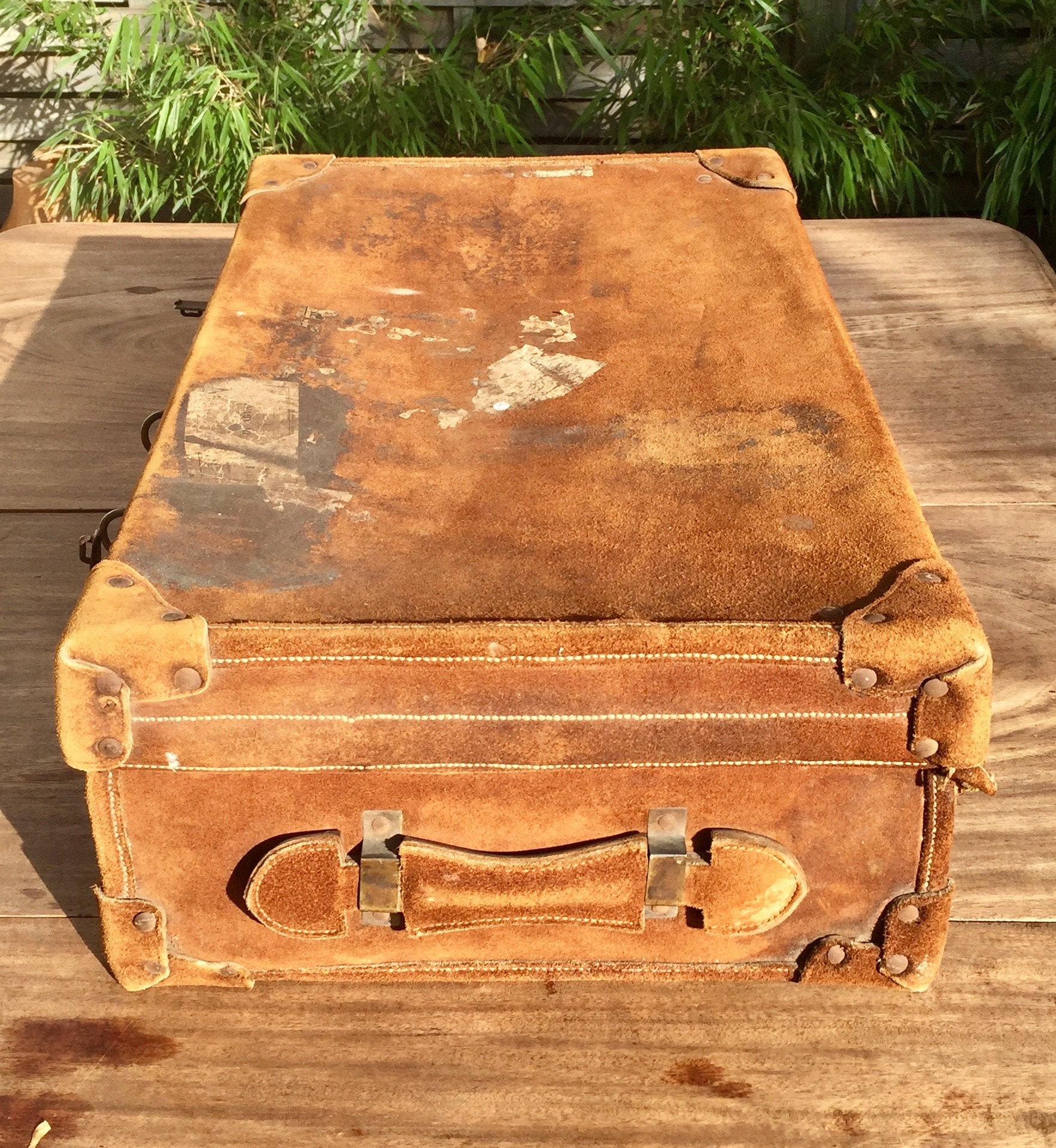 Old nubuck suitcase - Ancienne valise en nubuck
