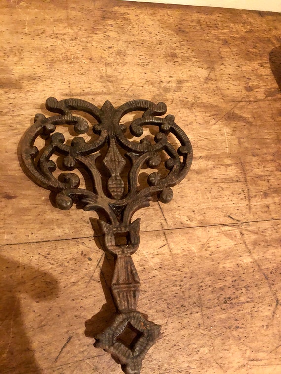 Vintage Cast Iron Wilton Trivet - Etsy