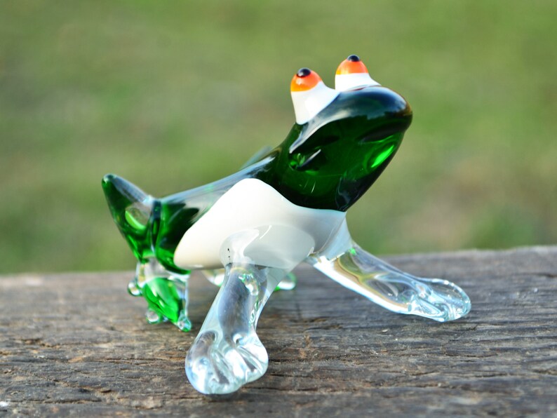 Glass Frog Figure Green Glass Frog Sculpture Collectible - Etsy