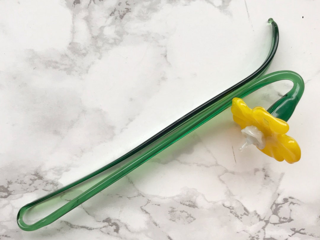 Yellow Glass Daisy Flower Figurine Yellow Glass Daisy Flower Sculpture ...