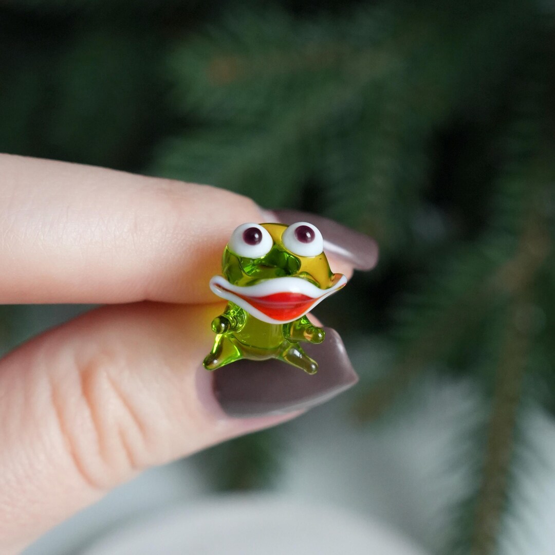 Miniature Glass Frog Figurine – Blown Art Dollhouse Animals, 1 Inch - Etsy