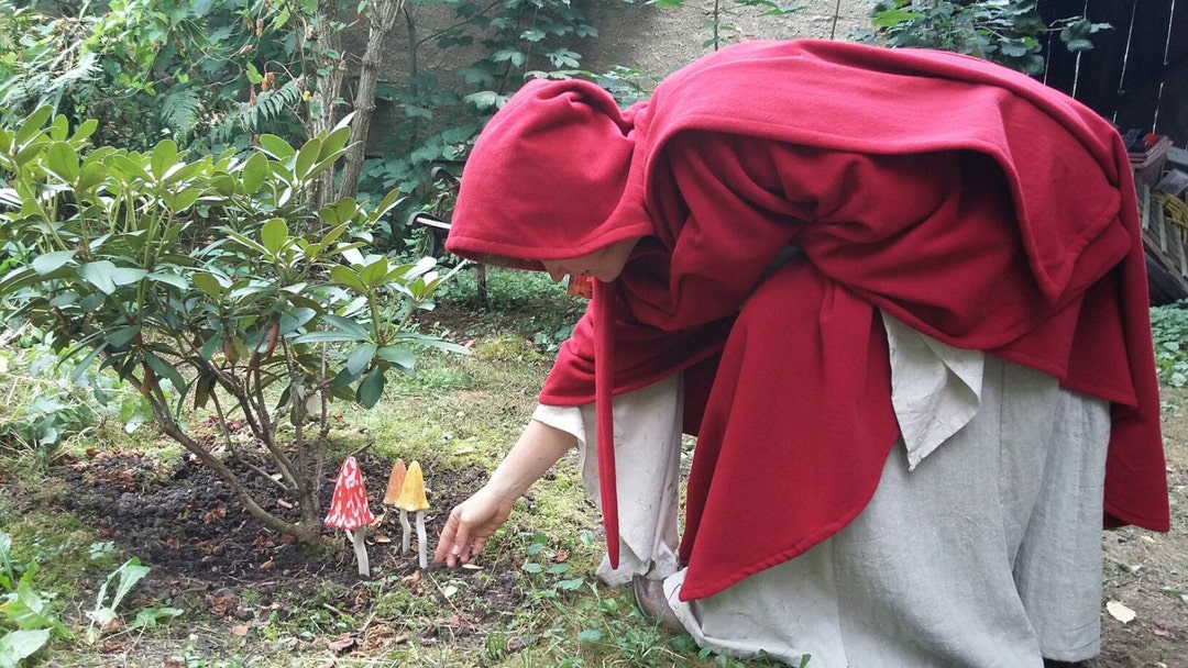 Cloak Middle Ages Red, Little Red Riding Hood, Cape Middle Ages, Middle ...