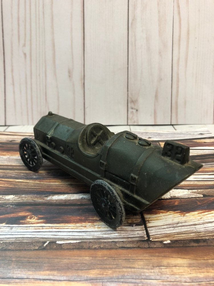 1920s Cast Iron Race Car for Rustic Home Deco