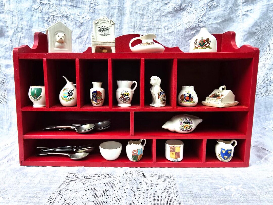 Fifteen Pieces of Vintage English Crestware Including Dog, Doghouse ...