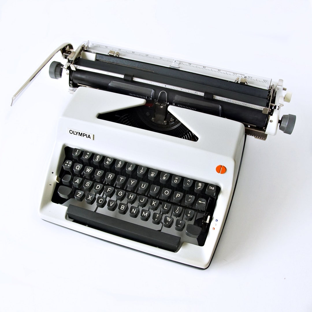 MINT Condition Olympia SM9 Typewriter. Wide Carriage.. Professionally ...