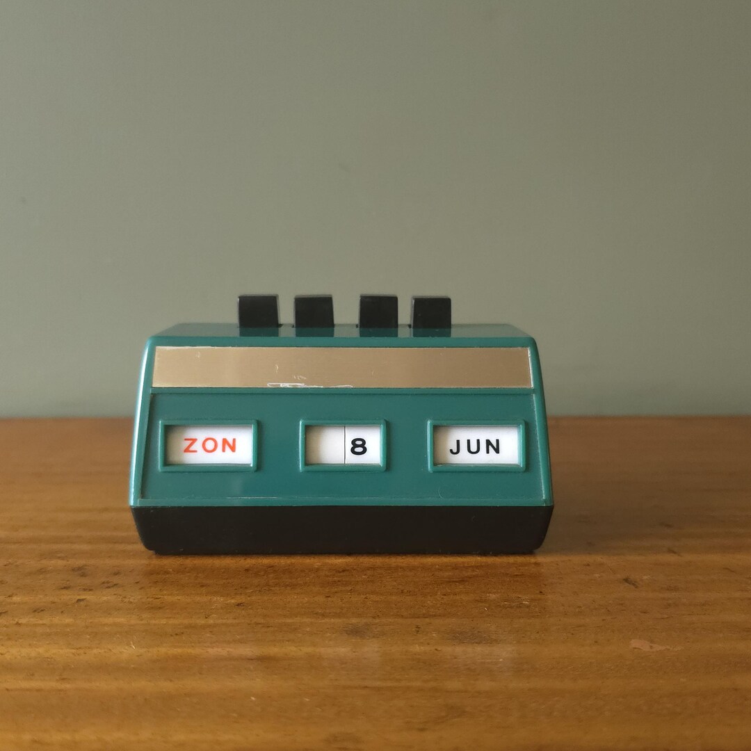 Vintage Flip Calendar – 60s/70s Desk Calendar – Retro Design – Petrol ...