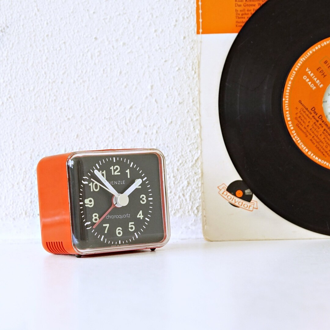 KIENZLE Red and Black Mid Century Alarm Clock. Made in Germany - Etsy