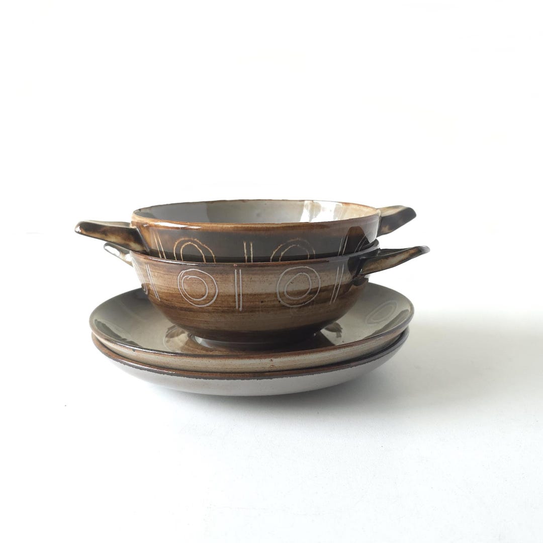 AMBACHT VOLENDAM, Pair of Brown Mid Century Soup Bowls With Saucers ...