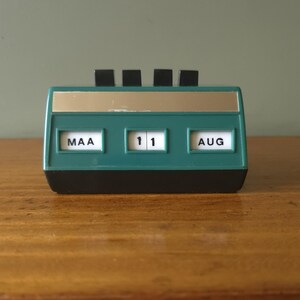 Vintage Flip Calendar – 60s/70s Desk Calendar – Retro Design – Petrol ...