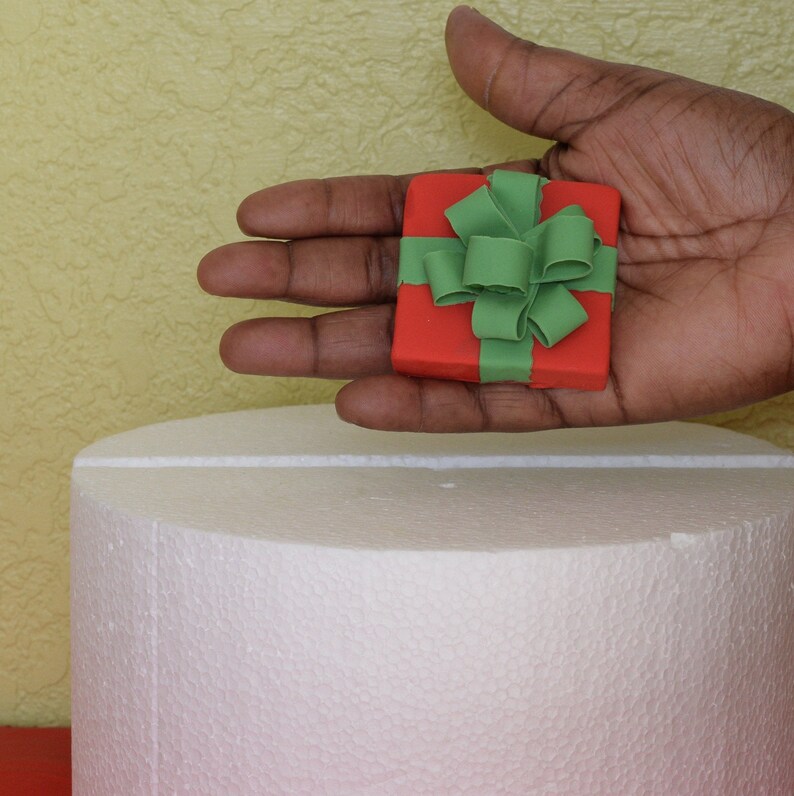 Christmas Tree With Fondant / Gum Paste Gift Wrapped Boxes for - Etsy