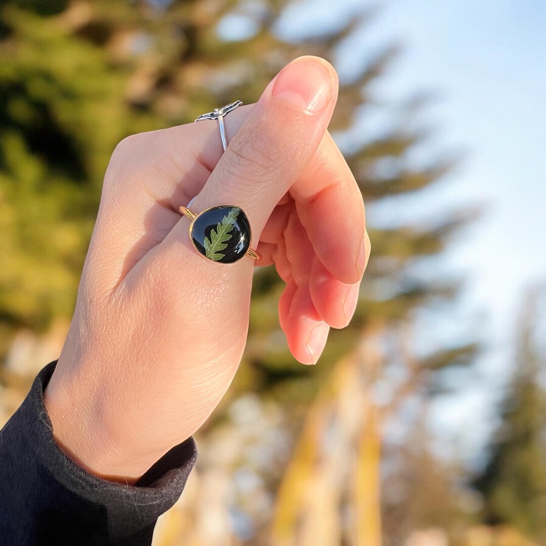 Large Teardrop Gold Fern Rings - Etsy