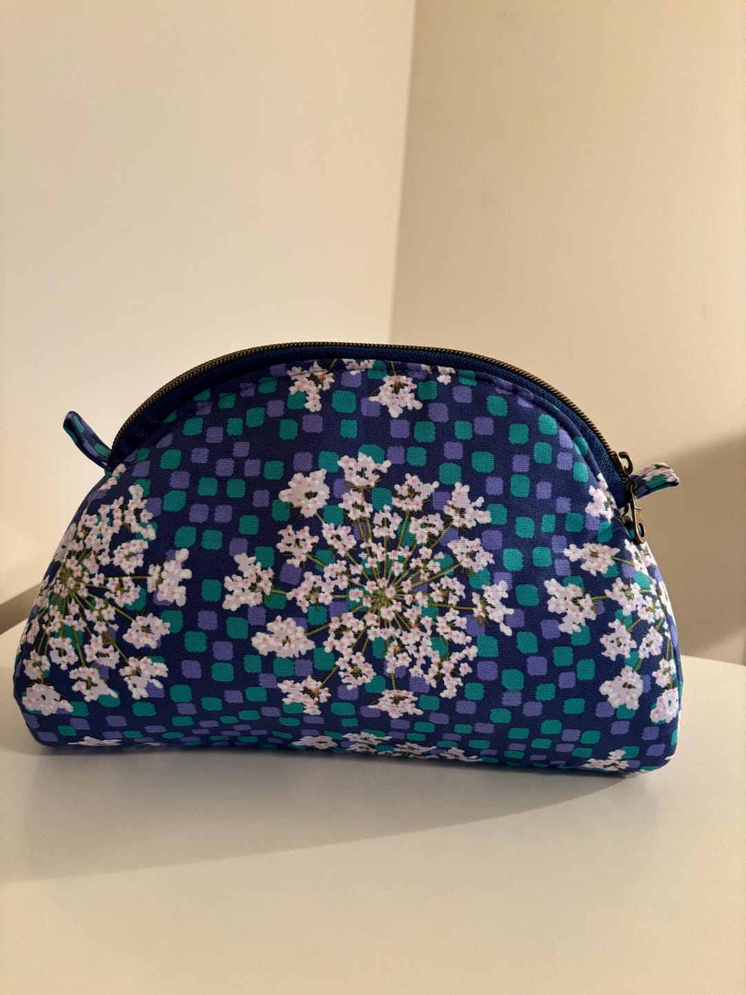 Anna Maria Horner Queen Anne. Large Zippered Curved Pouch. Electronic ...