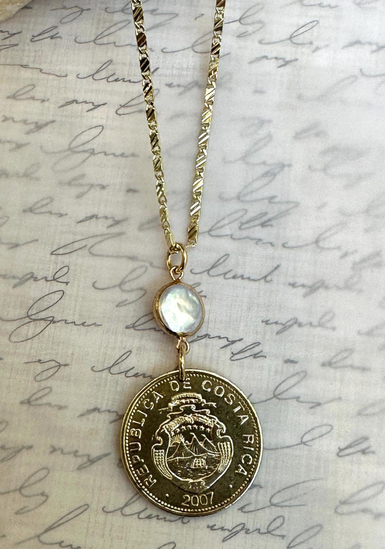 2007 Costa Rica 100 Colones Coin Necklace Pendant. Genuine Freshwater ...