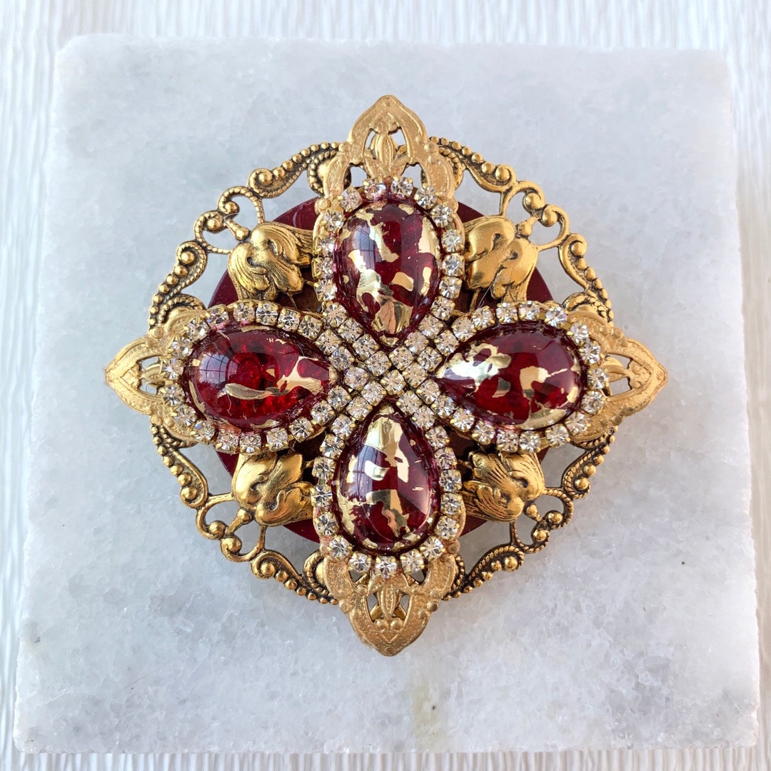 Lenora Dame Ruby Slipper Brooch- Lapel Pin - Etsy UK