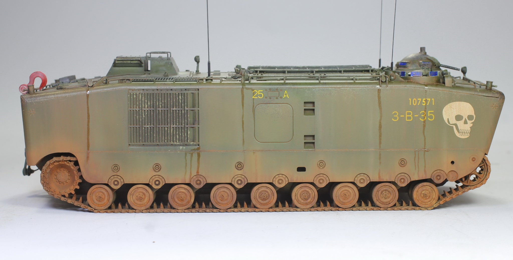 USMC LVTP5A1 Bus Battlefield Vietnam War 1:35 built and Painted by ...