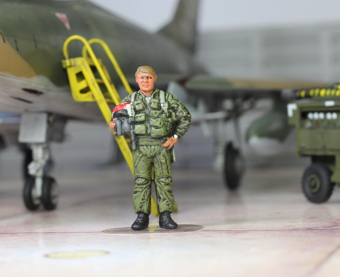 Painted Figure USAF Pilot 1:48 (built and Painted by Professional ...