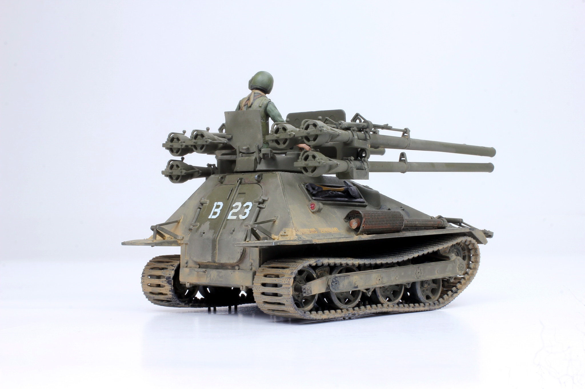 Pro Built USMC M-50A1 Ontos /w 02 Crews Vietnam War 1:35 built and ...