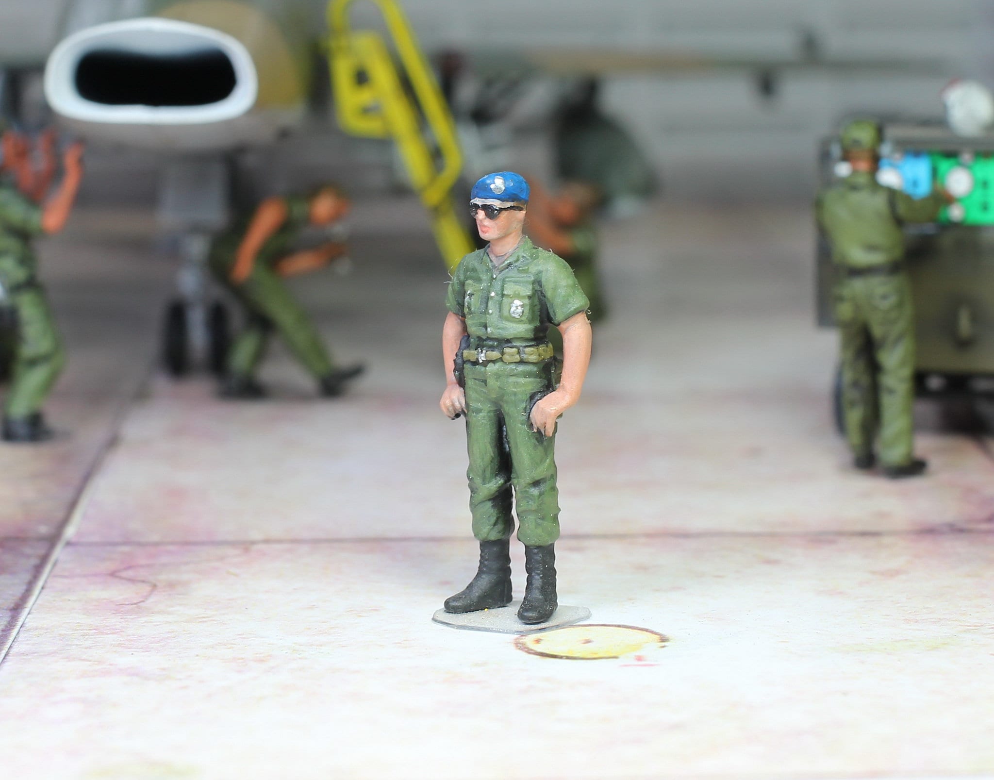 Painted Figure USAF Ground Crew 1:48 (built and Painted by Professional ...