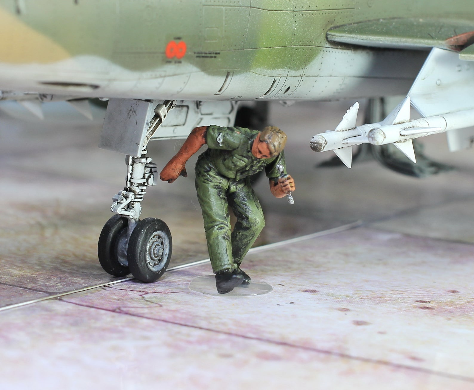 Painted Figure USAF Ground Crew 1:48 (built and Painted by Professional ...