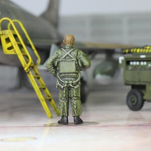 Painted Figure USAF Pilot 1:48 (built and Painted by Professional ...