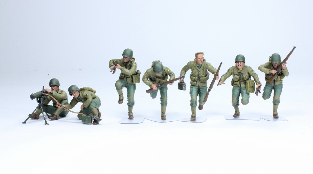 Painted Figure US Soldiers Moving in European Battlefield (06 Figures ...