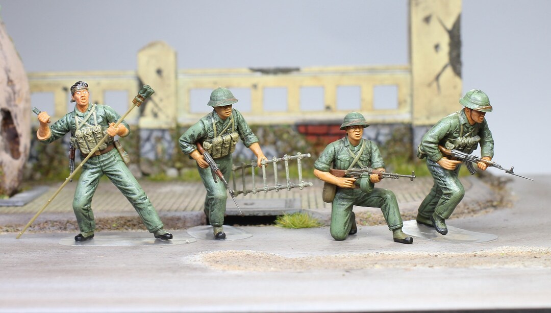Painted Figure NVA Sappers in Fight (4 Figures) in Battle, Vietnam War ...