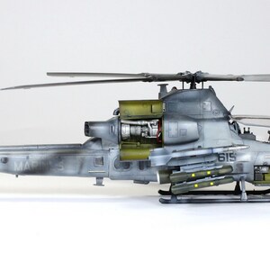 Pre-order Pro Built Model USMC AH-1Z Viper 1:48 (built and Painted by ...
