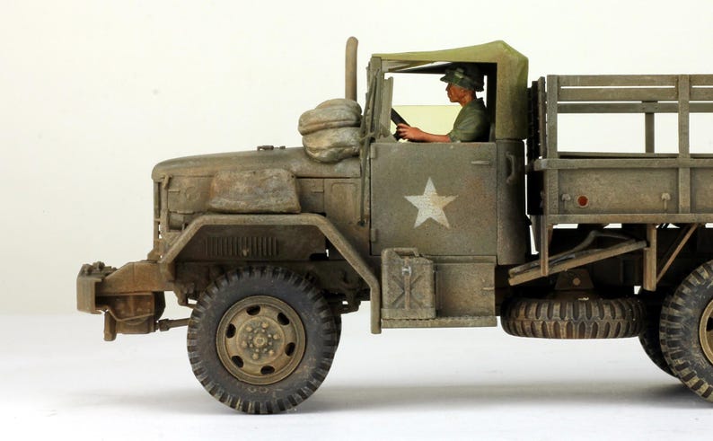 Probuilt 1:35 US Army M35A2 Cargo Truck Model /w Driver , Vietnam War ...