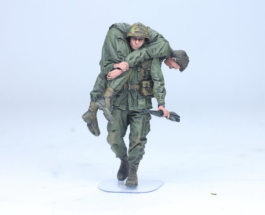 Painted Figures US Army Infantry Fireman's Carry, (02 Figures) Vietnam ...