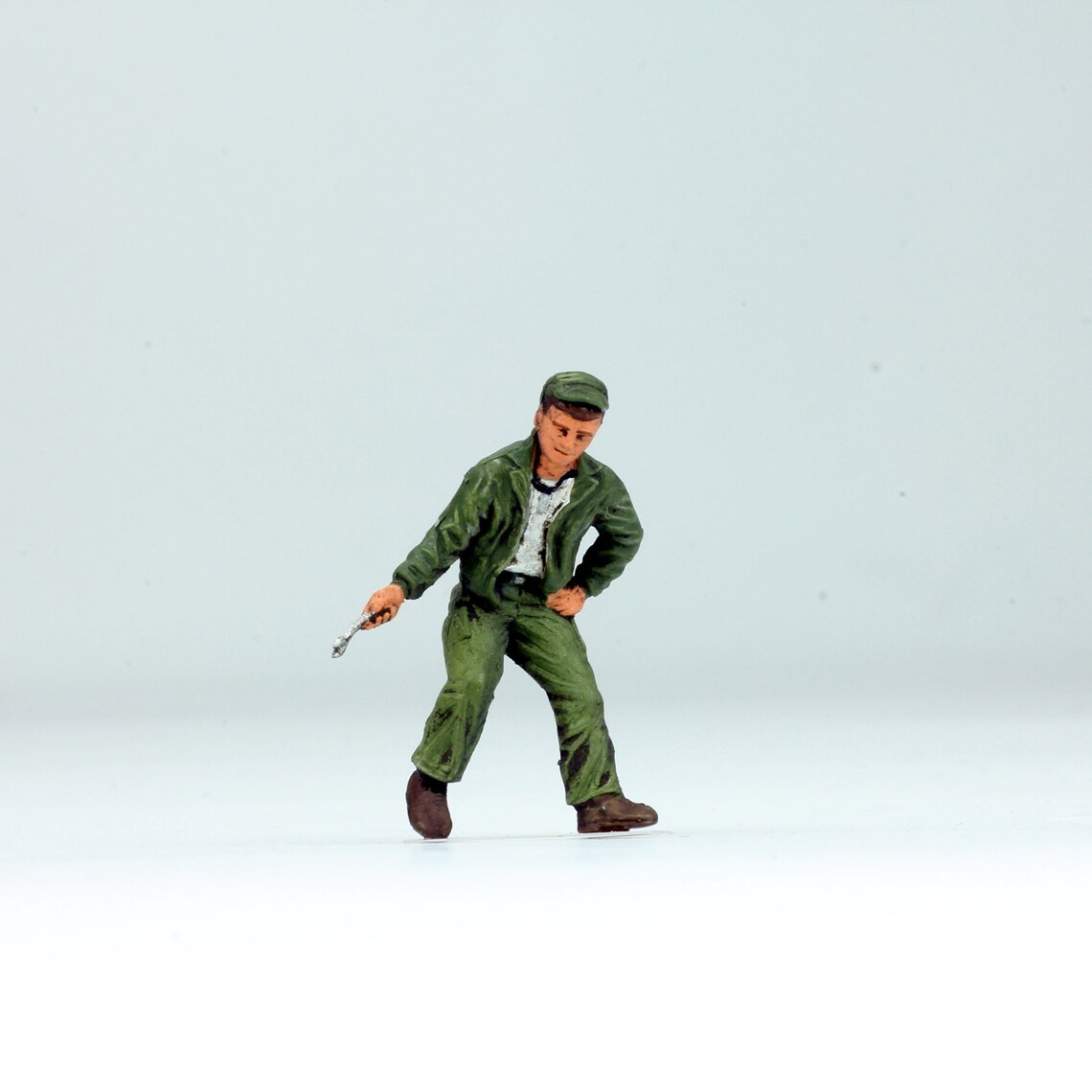 Painted Figure USAAF Ground Crew WWII set 1 1:48 built and Painted by ...