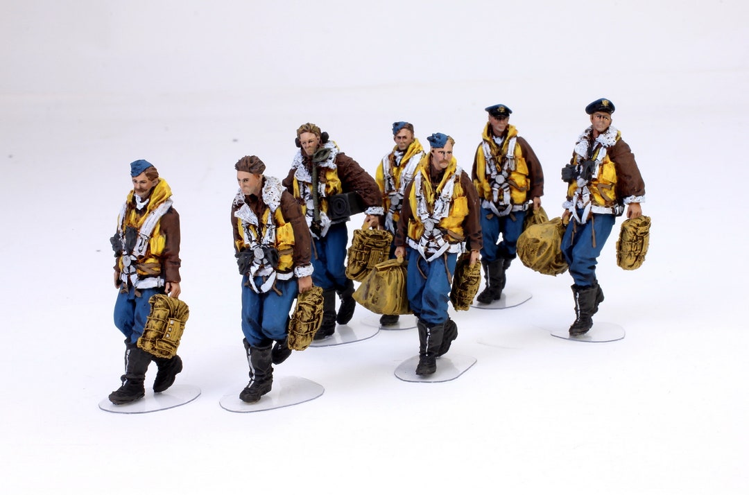 Painted Figures RAF Bomber Pilots & Crews (07 Figures) WWII 1:32 Scale ...