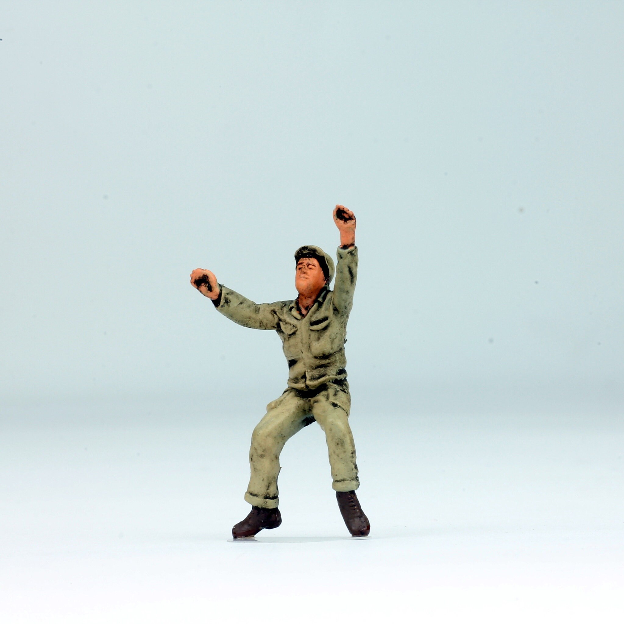 Painted Figure USAAF Ground Crew WWII set 2 1:48 built and Painted by ...