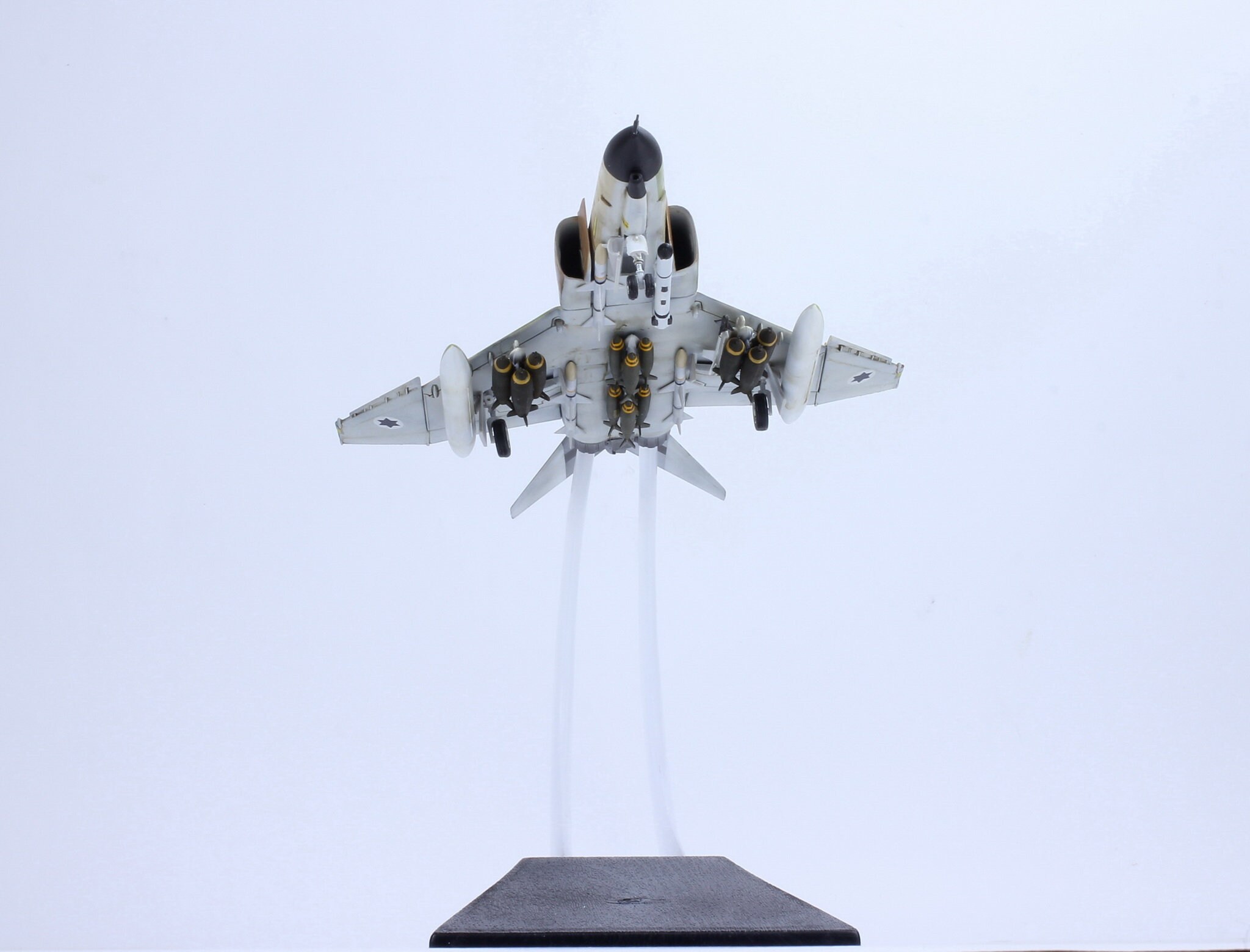 IDF F-4E Phantom /w Display Stand, Israeli Air Force 1:72 built and ...