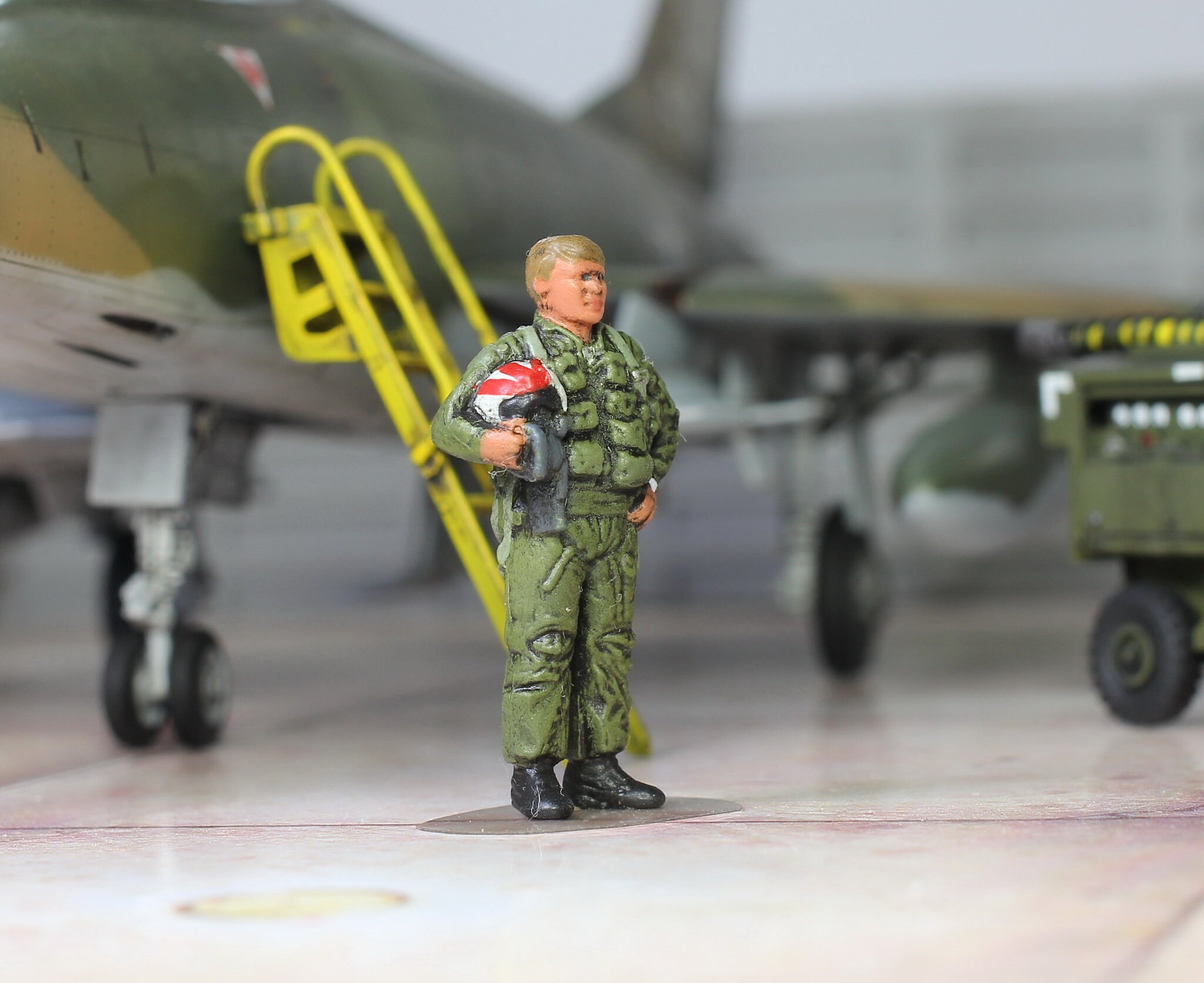 Painted Figure USAF Pilot 1:48 built and Painted by Professional Skills ...