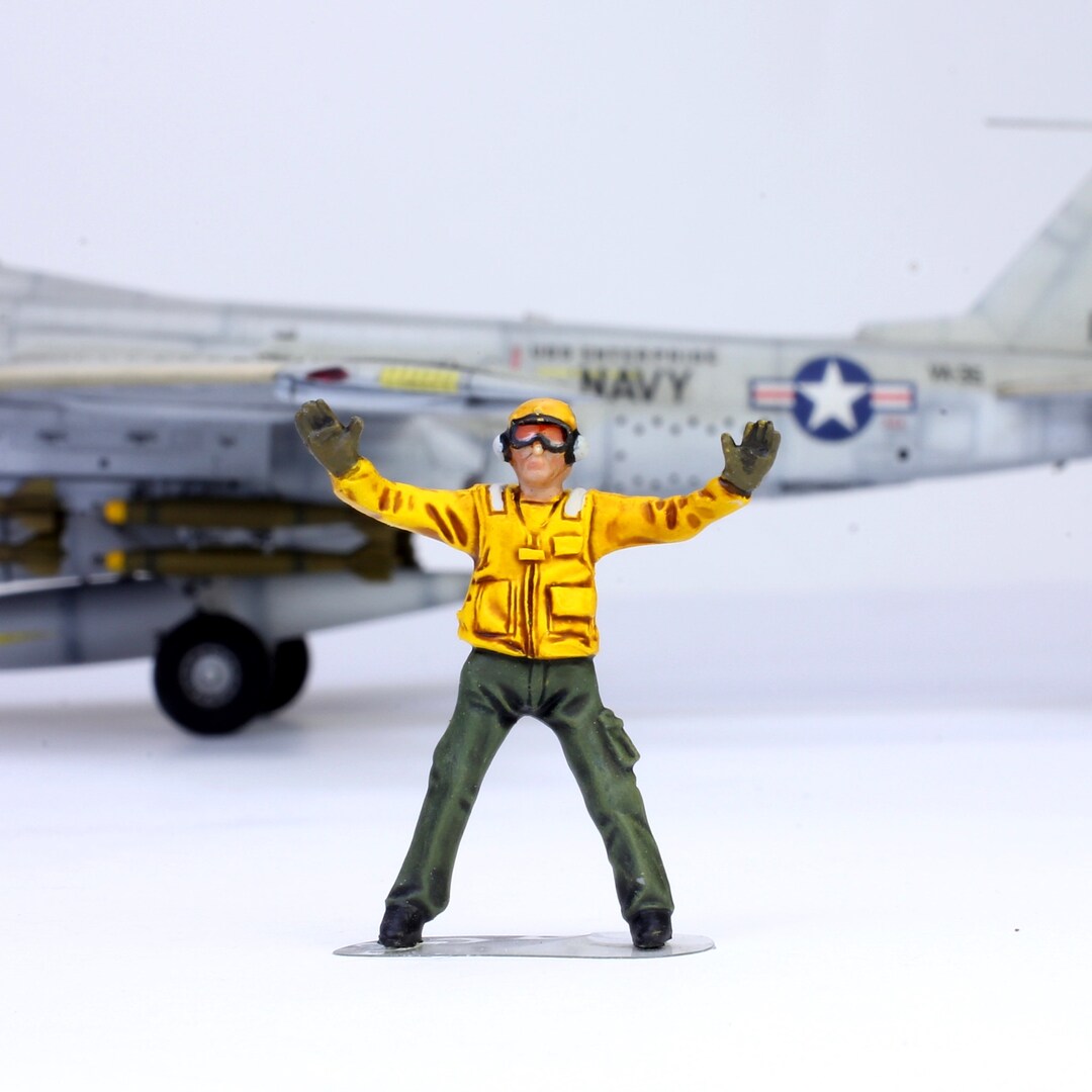 Painted Figure US Navy Aircraft Carrier Crew 1:48 built and Painted by ...