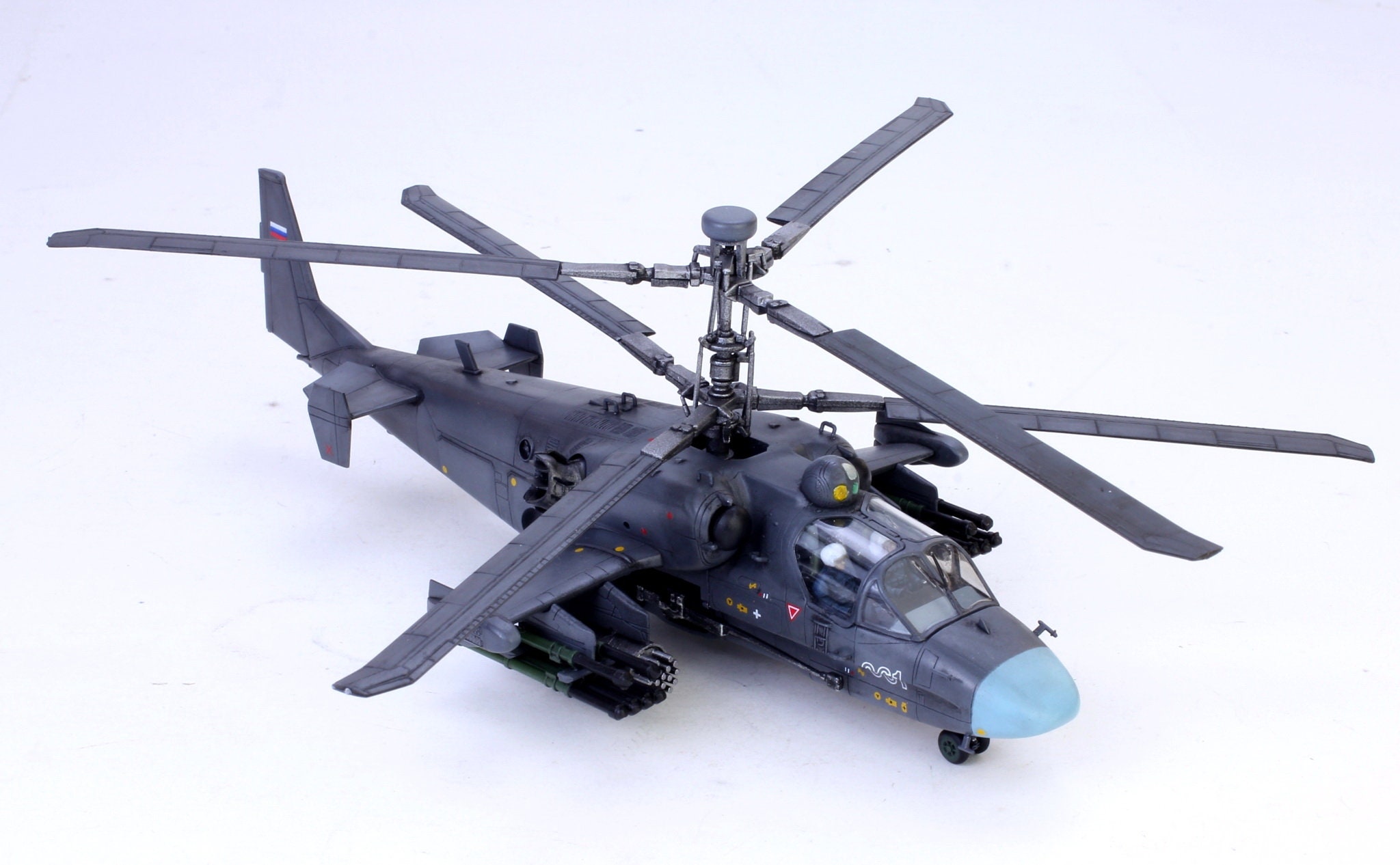 Kamov Alligator Ka-52 Russian Attack Gunship Helicopter 1:72 Pro Built ...